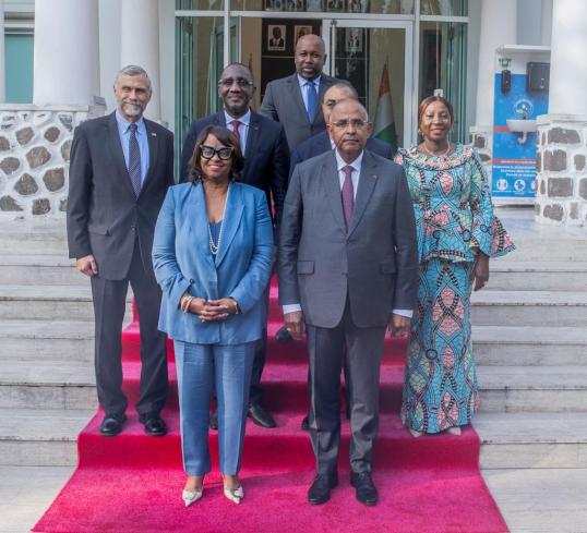 COMMUNIQUE DE PRESSE La Présidente de la Banque Import-Export des États ...