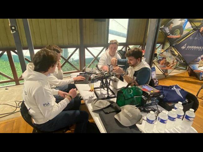 Dassault UAV Challenge 2023 : le podium pour un drone de l’IPSA - Ivry ...