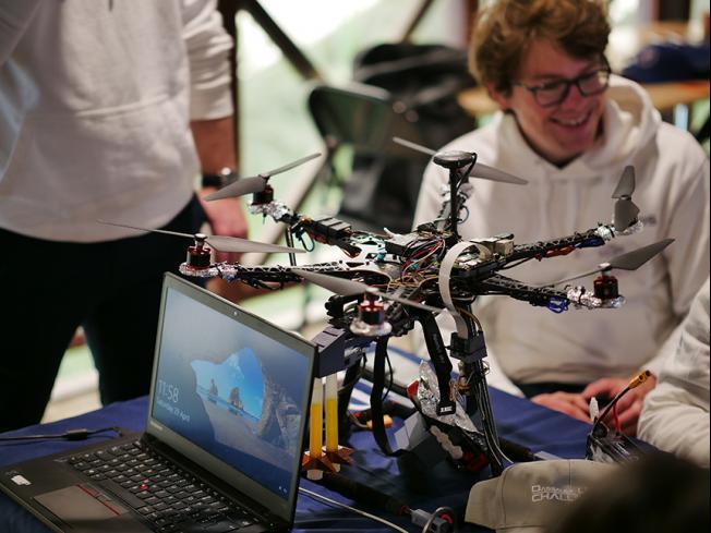 Dassault UAV Challenge 2023 : le podium pour un drone de l’IPSA - Ivry ...